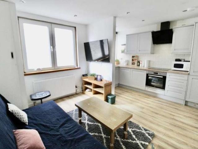 2 Bedroom Flat