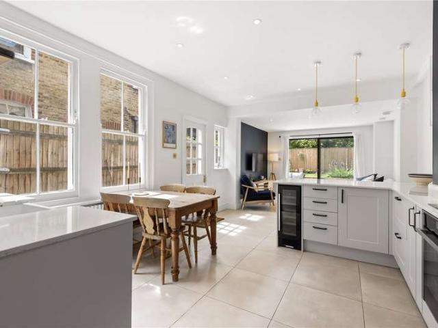2 Bedroom Flat