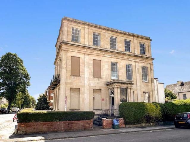 2 Bedroom Flat
