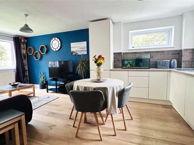 2 Bedroom Flat