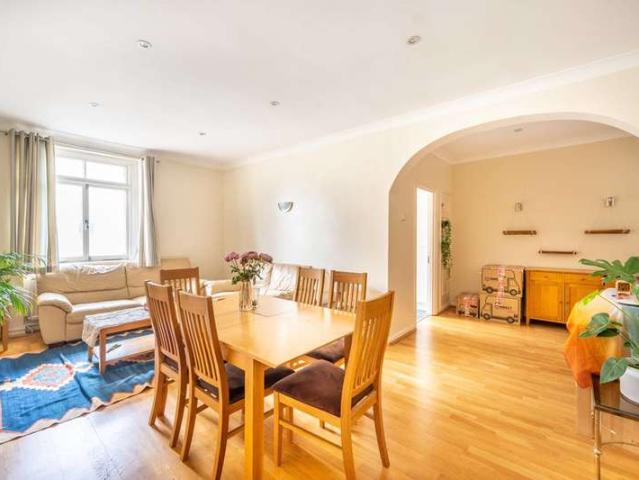 2 Bedroom Flat
