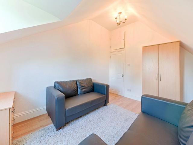 2 Bedroom Flat