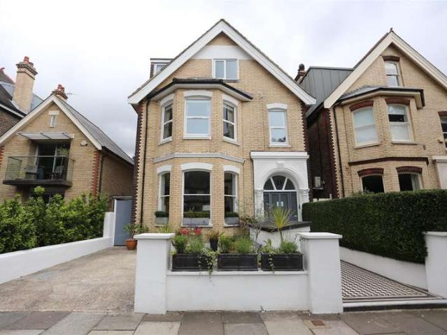 2 Bedroom Flat