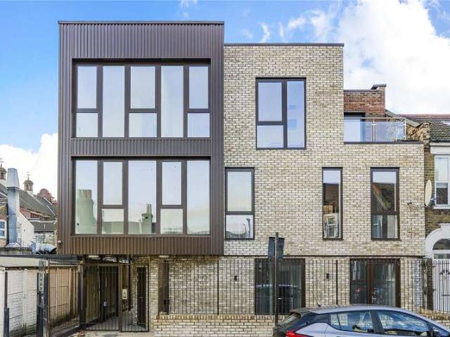 2 Bedroom Flat