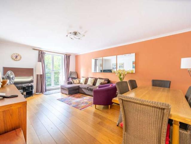 2 Bedroom Flat