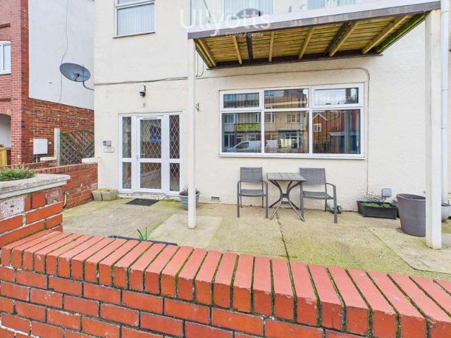 2 Bedroom Flat