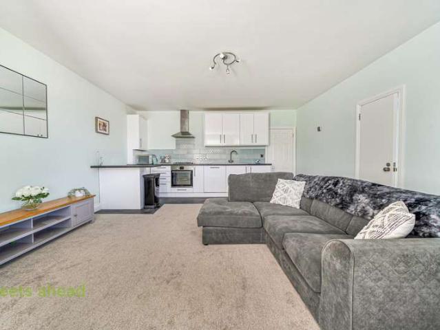 2 Bedroom Flat