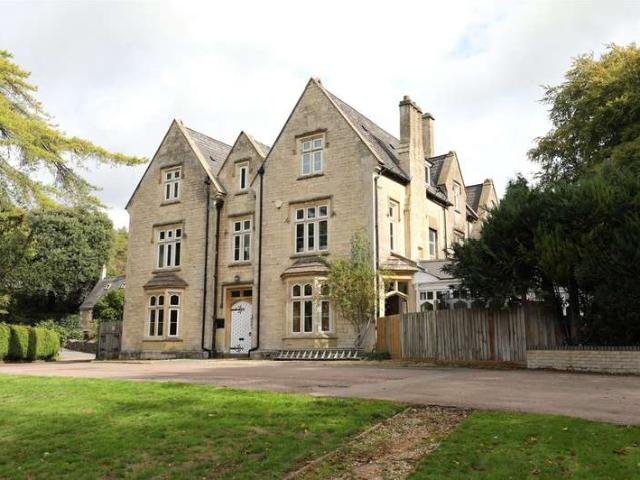 2 Bedroom Flat