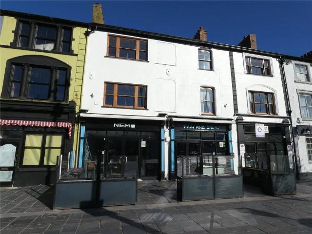 2 bedroom flat