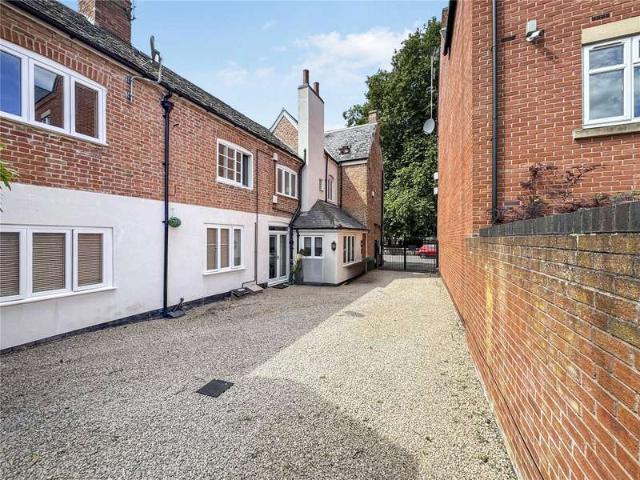2 Bedroom Flat