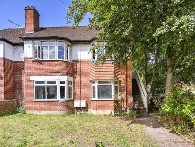 2 Bedroom Maisonette Flat