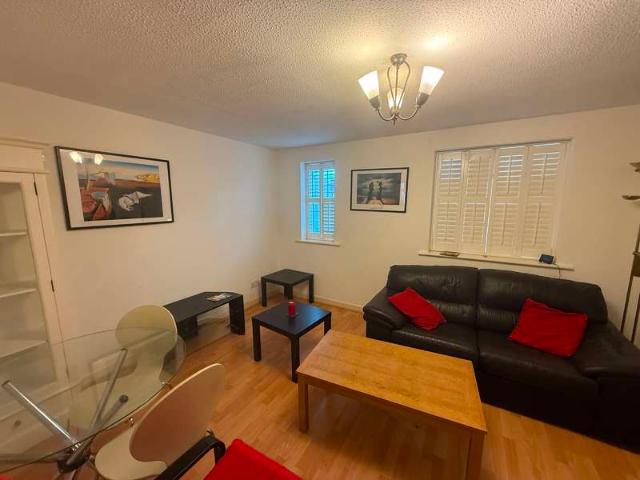 2 Bedroom Flat