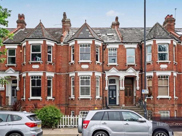 6 Bedroom Detached House