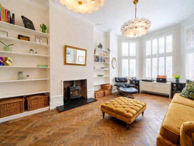 2 Bedroom Flat