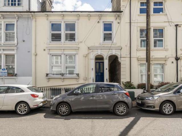 2 Bedroom Flat