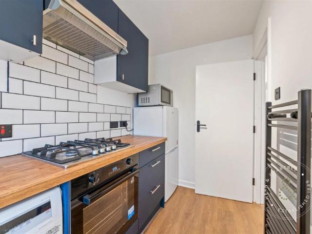 2 Bedroom Flat
