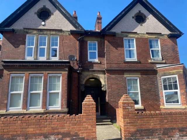 2 Bedroom Flat