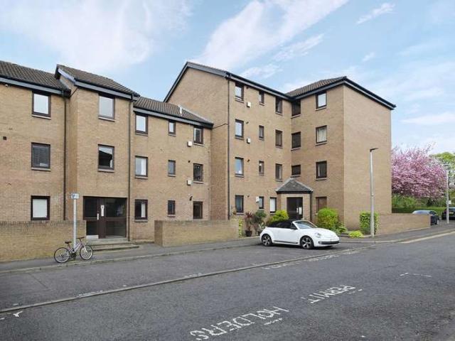 2 Bedroom Ground Flat