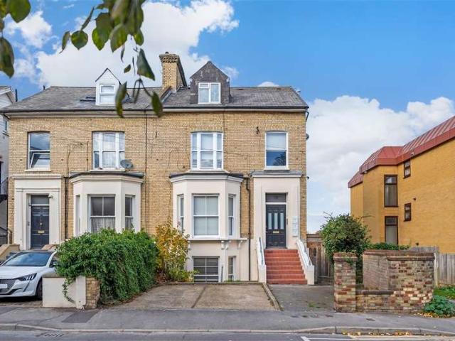 2 Bedroom Flat