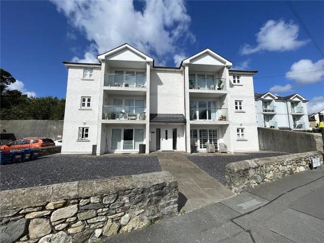 2 bedroom flat