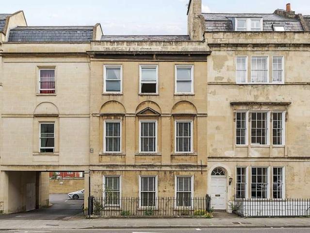 2 Bedroom Flat