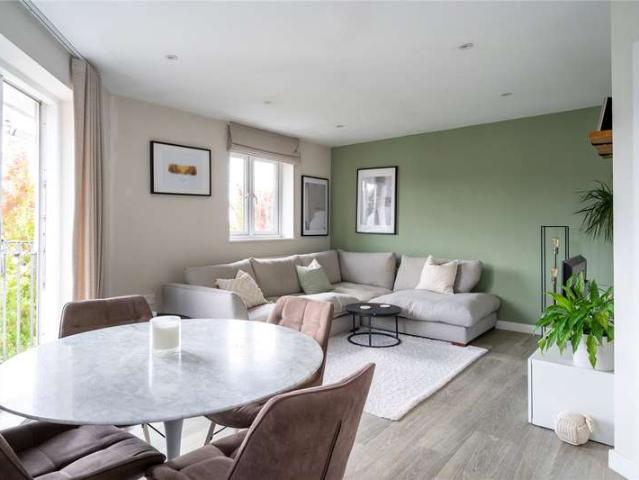 2 Bedroom Flat