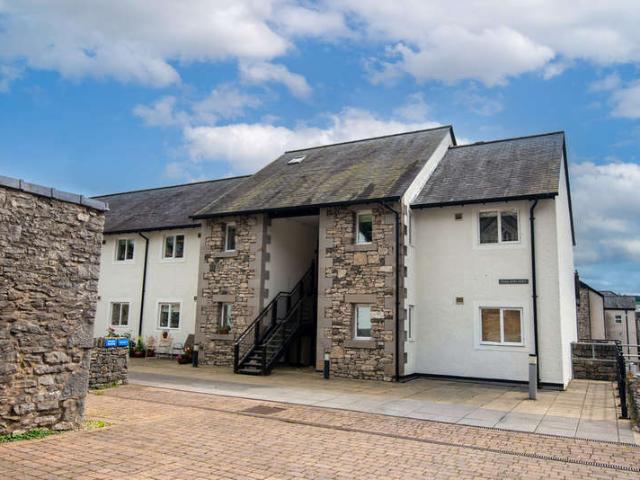 2 Bedroom Flat