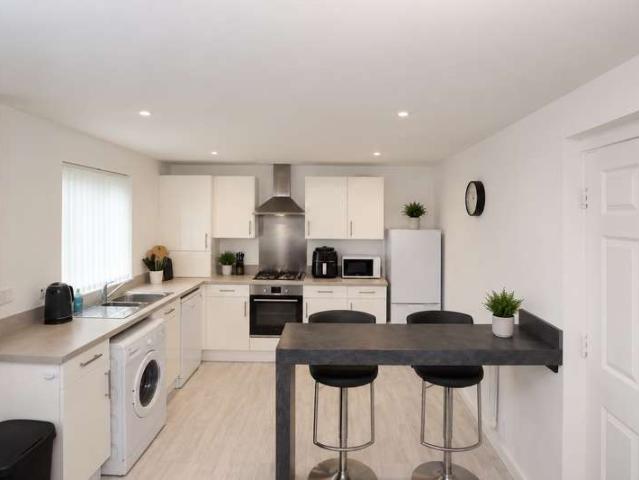2 Bedroom Flat