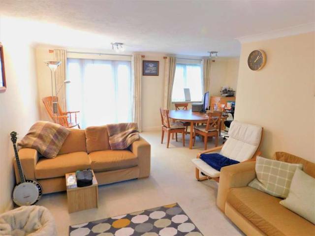 2 Bedroom Flat