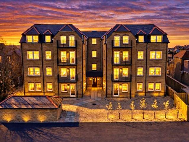 2 Bedroom Flat