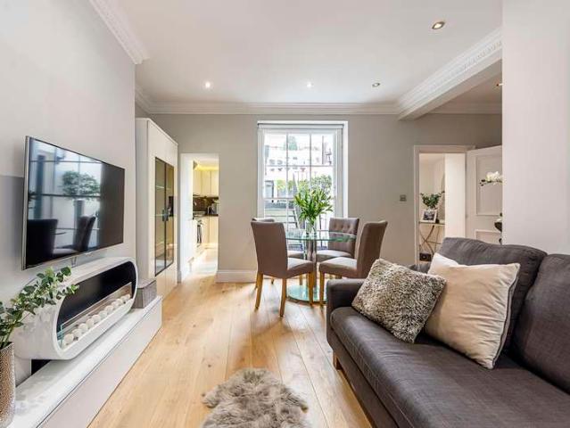 2 Bedroom Flat