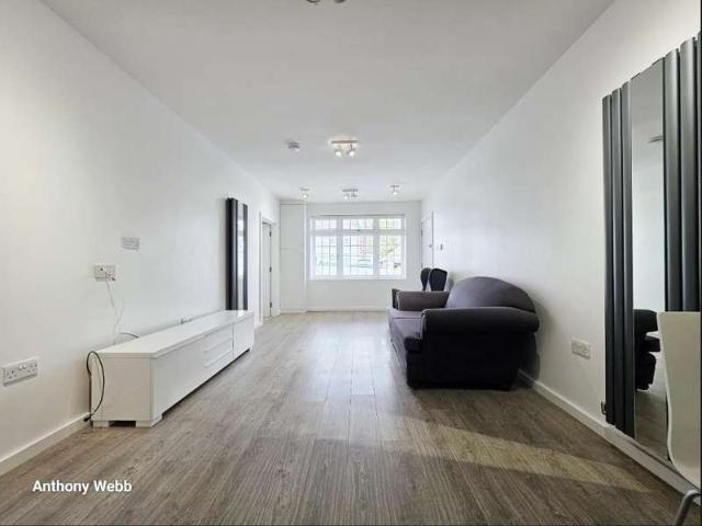 2 Bedroom Flat