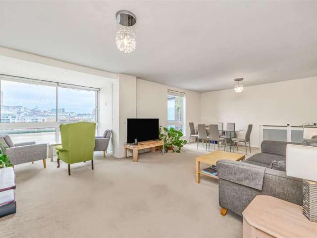 2 Bedroom Flat