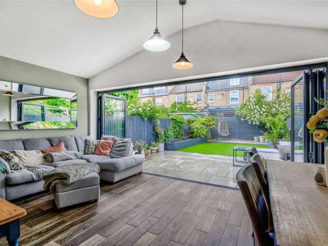 2 Bedroom Flat