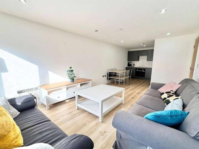 2 Bedroom Flat