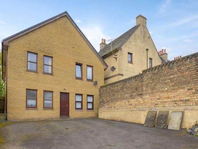 2 Bedroom Flat