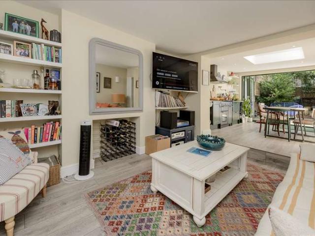 2 Bedroom Flat