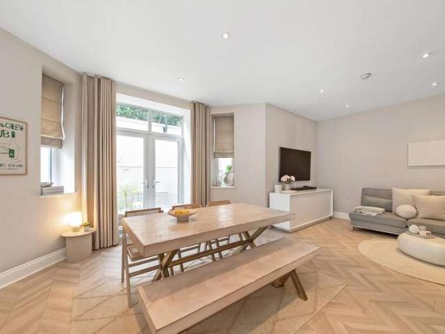 2 Bedroom Flat