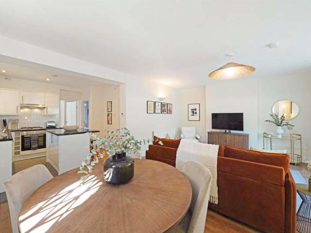 2 Bedroom Flat