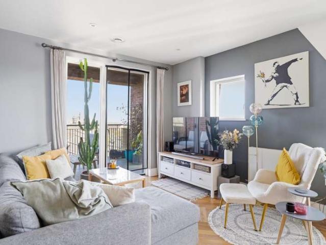 2 Bedroom Flat