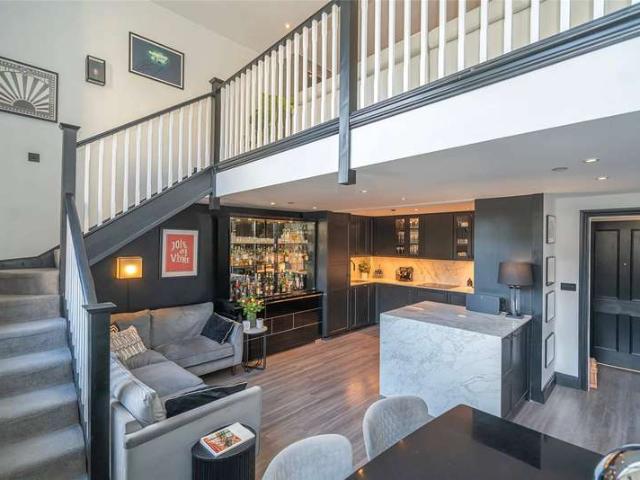 2 Bedroom Flat