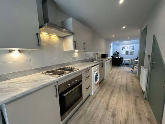 2 Bedroom Flat