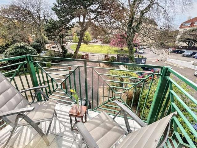 2 Bedroom Flat