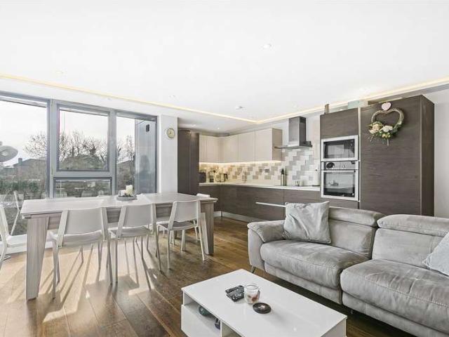 2 Bedroom Flat