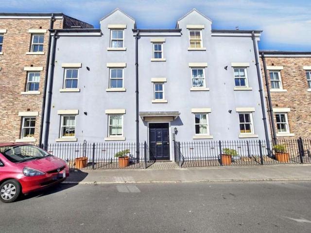 2 Bedroom Flat