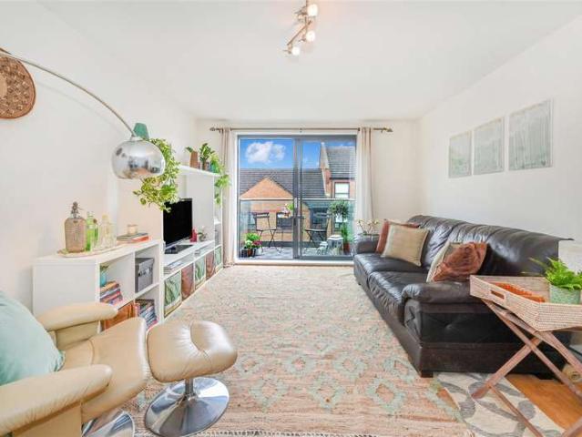 2 Bedroom Flat