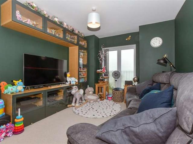 2 Bedroom Flat