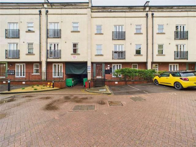 2 Bedroom Flat