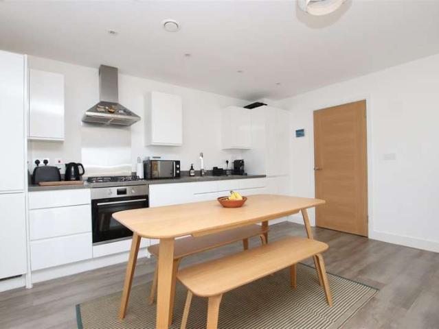 2 Bedroom Flat