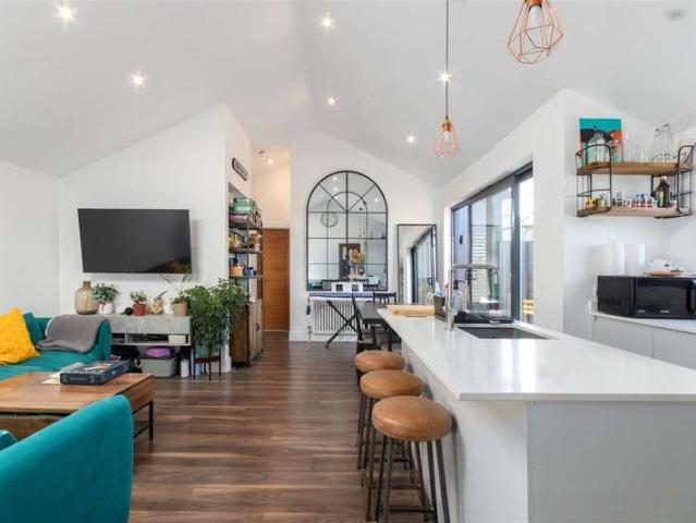 2 Bedroom Flat